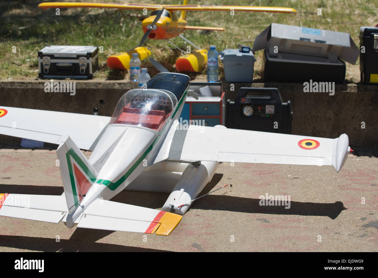 Radio controlled Hydroplane flying and sailing over the Guadiana river ...