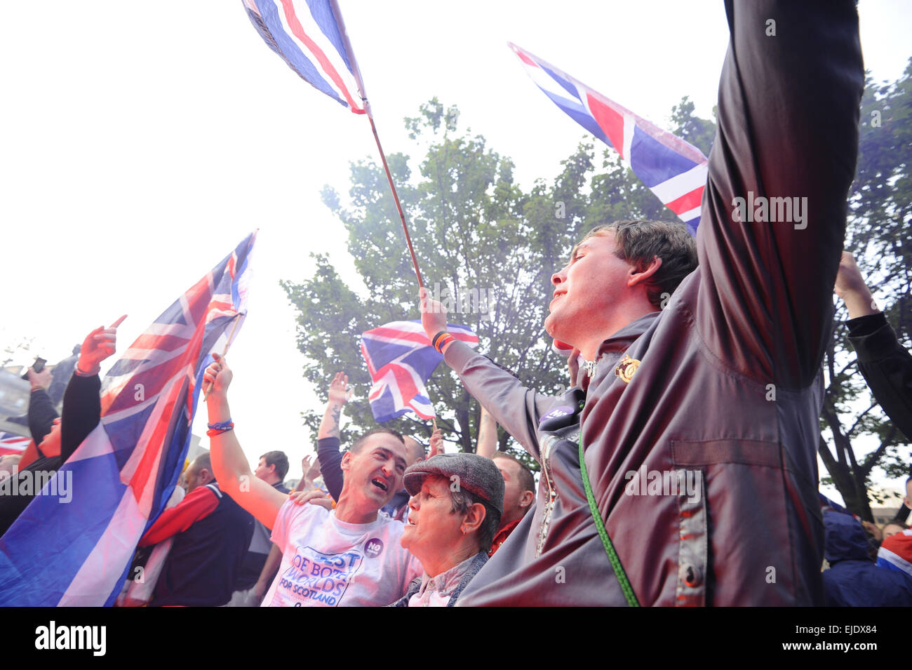 Pro Union and Scottish Independent supporters clash with each other in ...