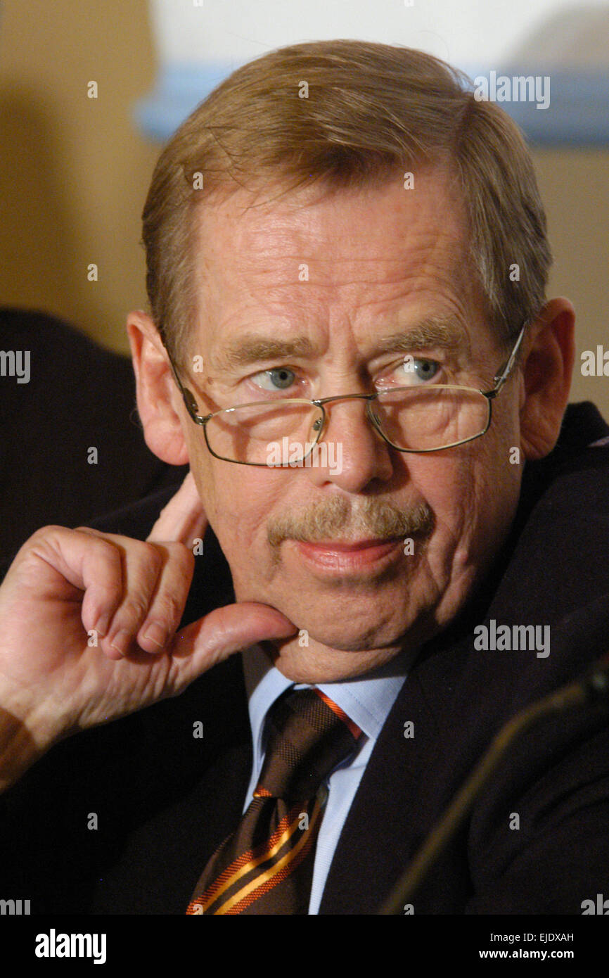Former president vaclav havel hi-res stock photography and images - Alamy