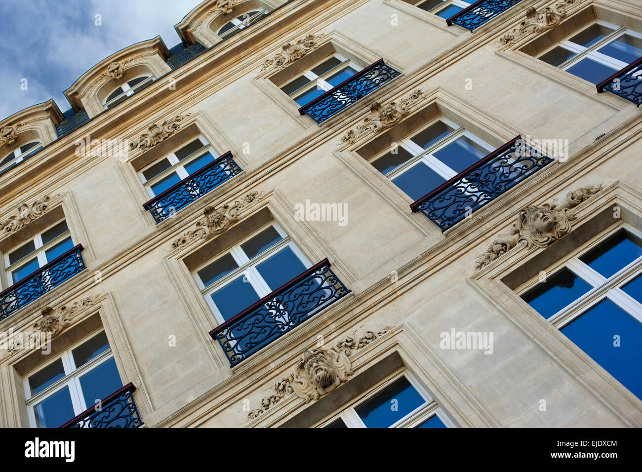 Classic french building in hi-res stock photography and images - Alamy