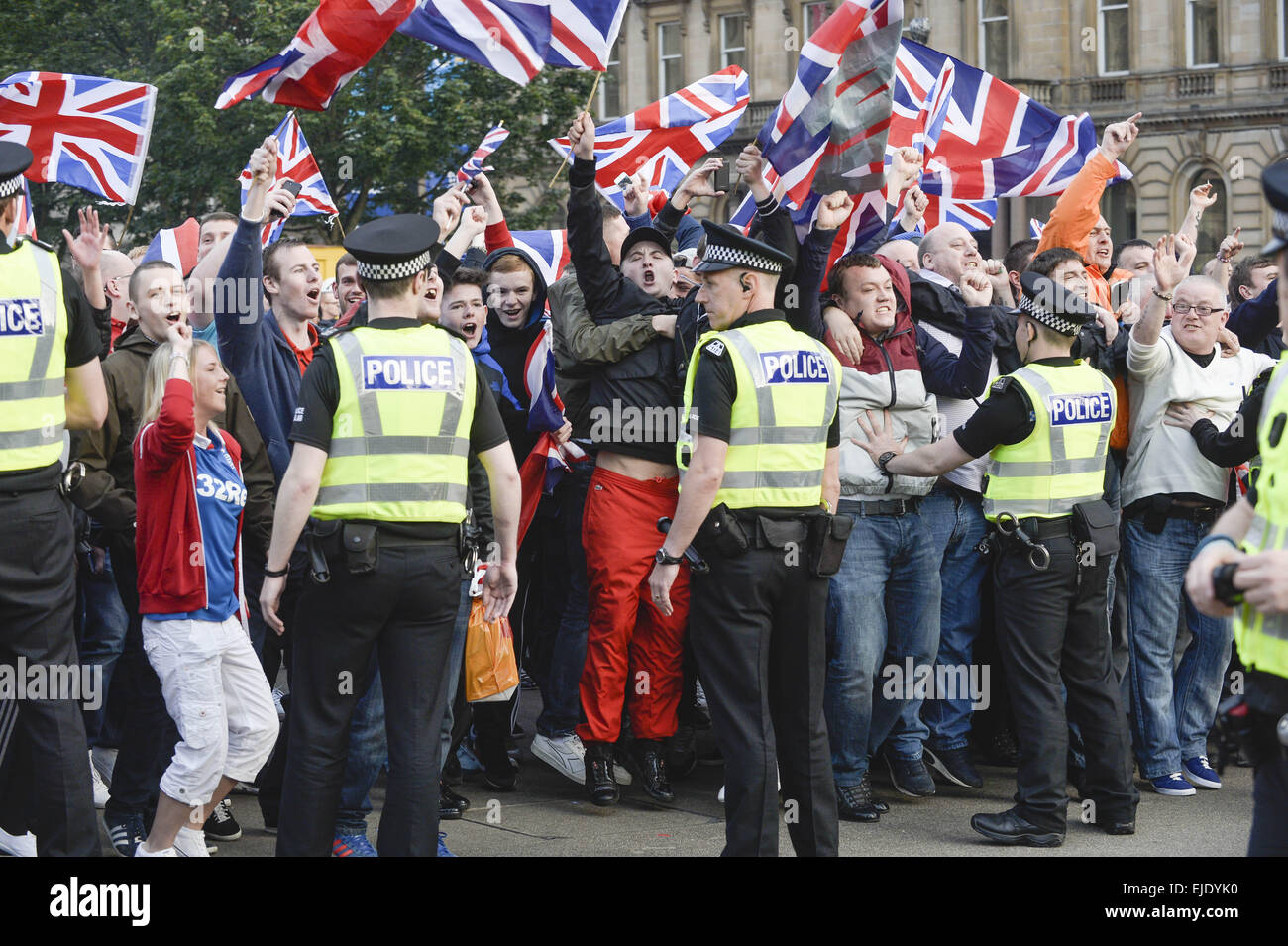 Pro Union and Scottish Independent supporters clash with each other in ...