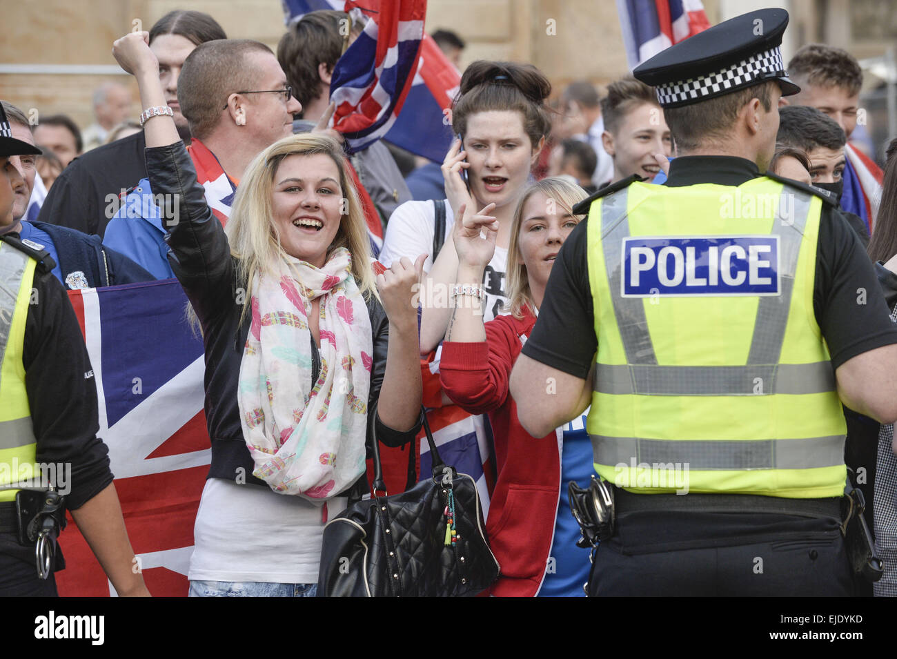 Pro Union and Scottish Independent supporters clash with each other in ...