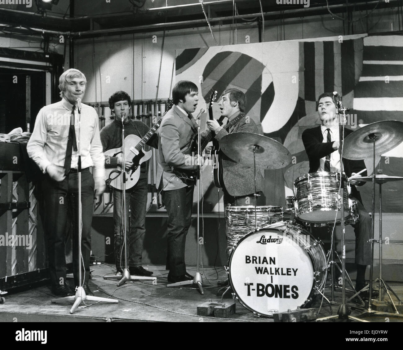 GARY FARR AND THE T-BONES with Brian Walkley on drums about 1965. Photo ...