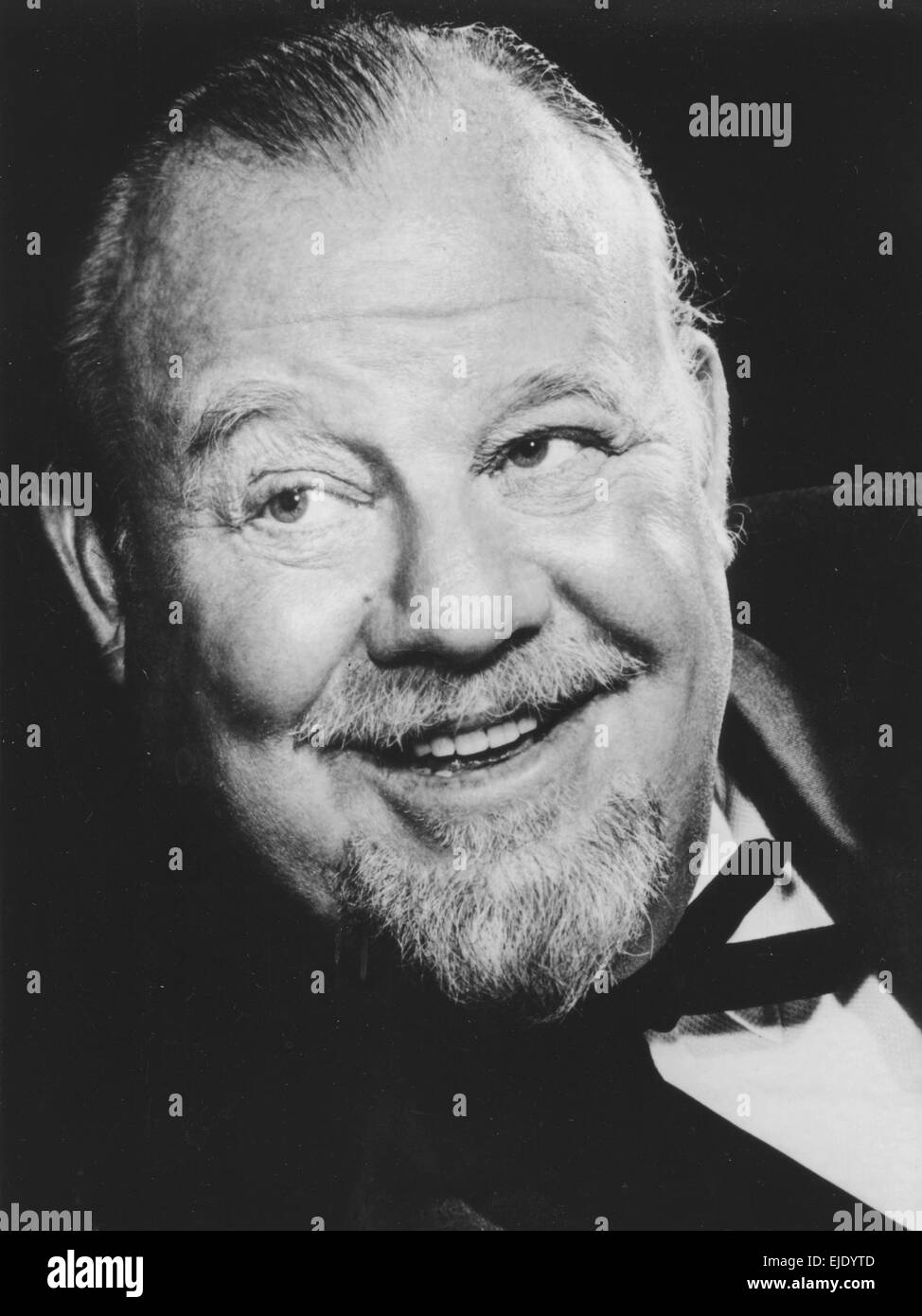 BURL IVES (1909-1995) Promotional photo of US actor and folk singer ...