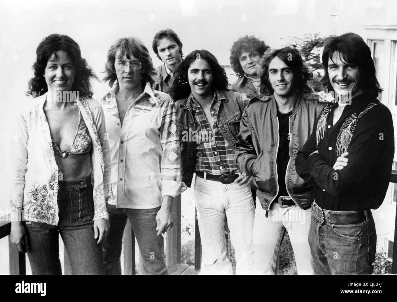 JEFFERSON STARSHIP Promotional photo of US group about 1988. From left ... JEFFERSON STARSHIP Promotional photo of US group about 1988. From left ...