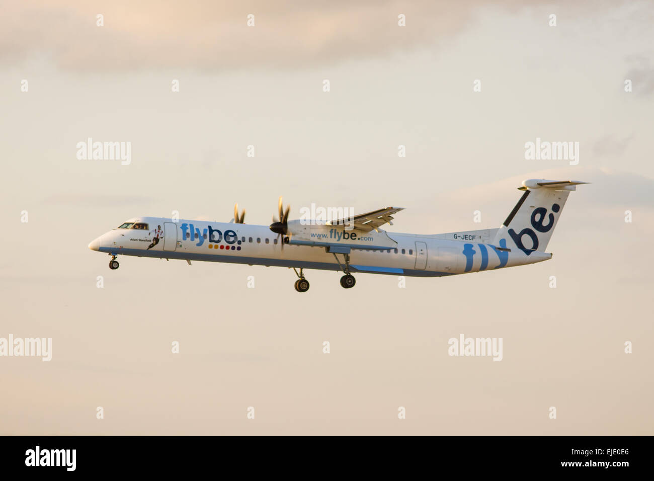 Flybe - Bombardier Dash 8 Q400 Stock Photo - Alamy