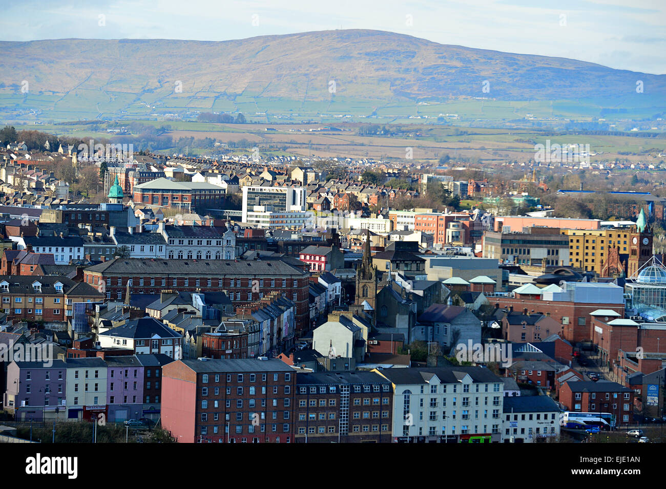 Londonderry skyline hi-res stock photography and images - Alamy