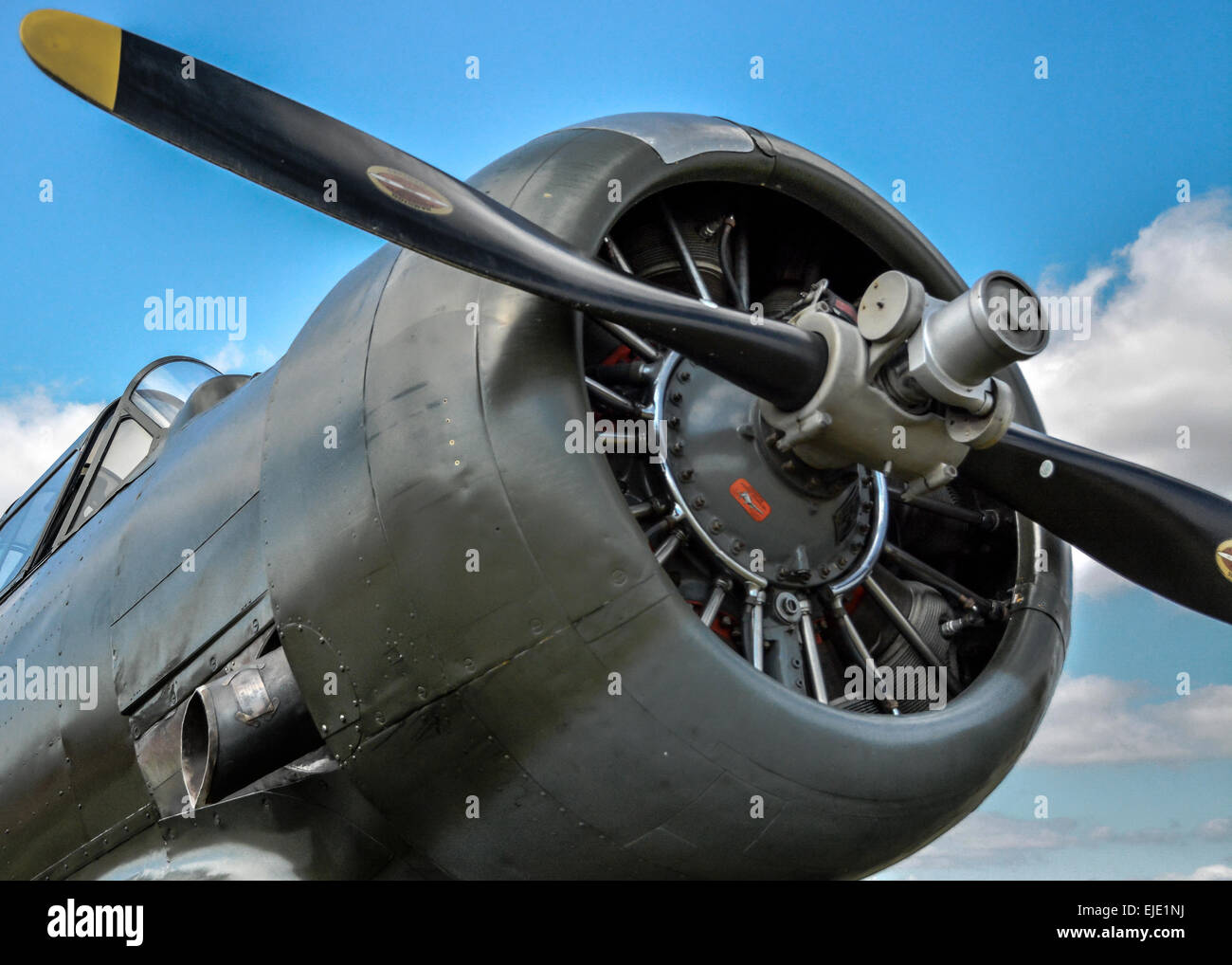 Jet propeller airplane hi-res stock photography and images - Alamy