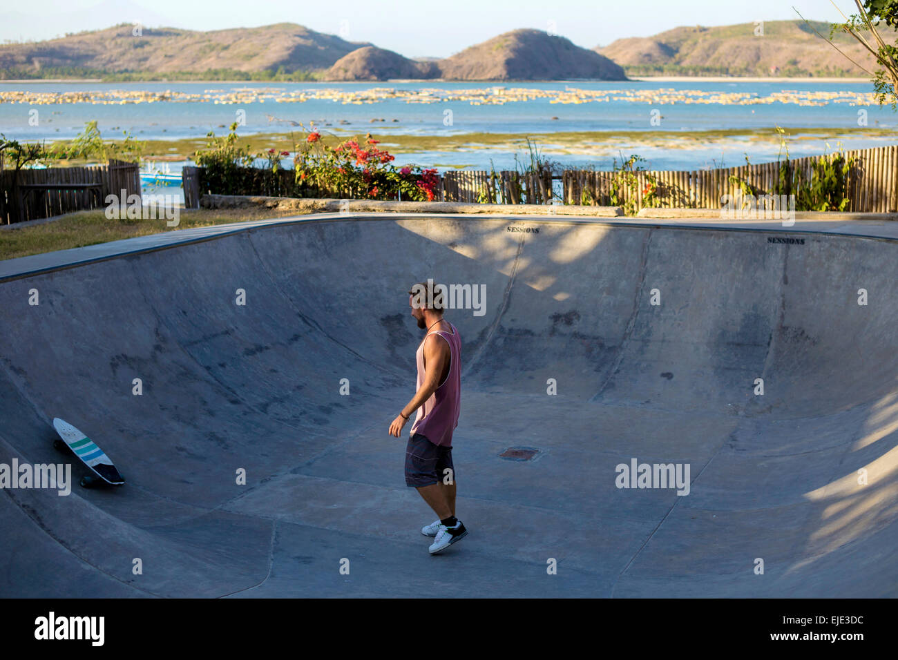 Surf skating in pool near the ocean Stock Photo - Alamy