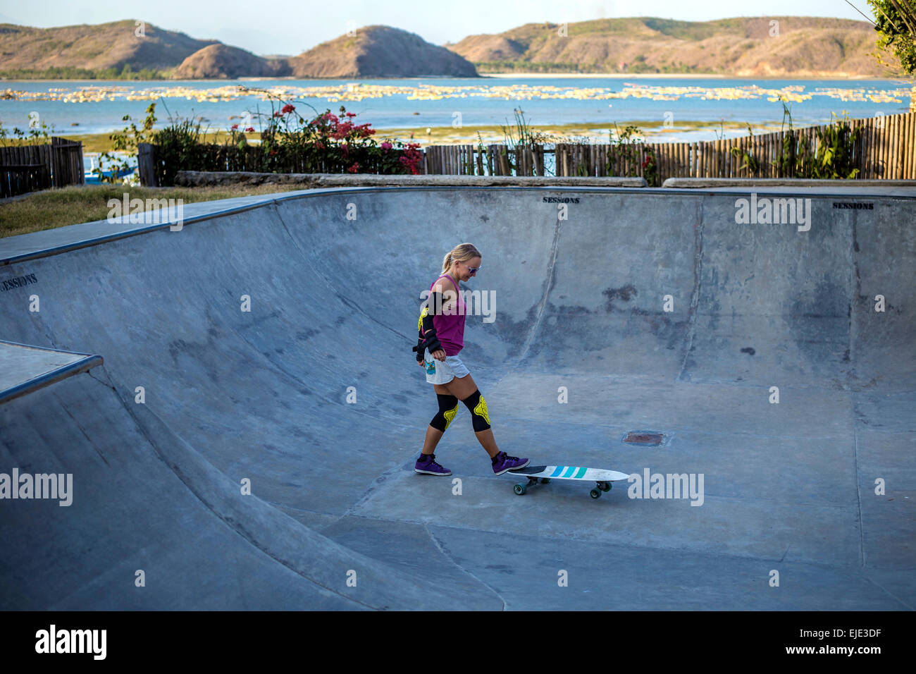 Surf skating in pool near the ocean Stock Photo - Alamy