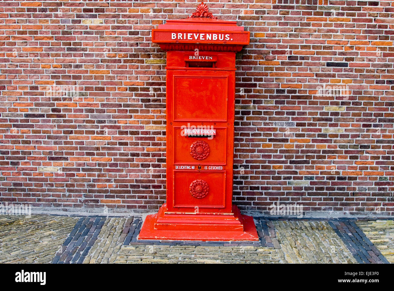 Old Red Post Box High Resolution Stock Photography and Images - Alamy