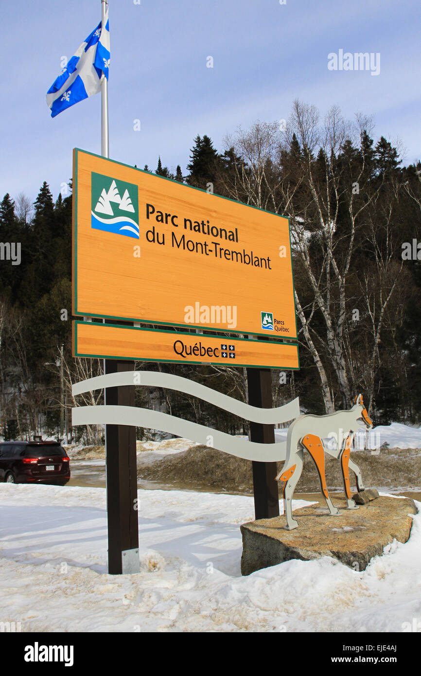 Parcs canada sign hi-res stock photography and images - Alamy