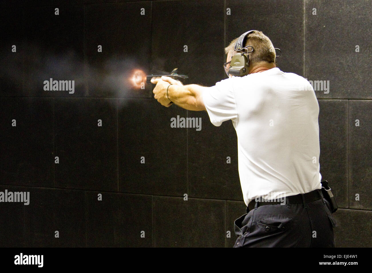 Police firing range hi-res stock photography and images - Alamy