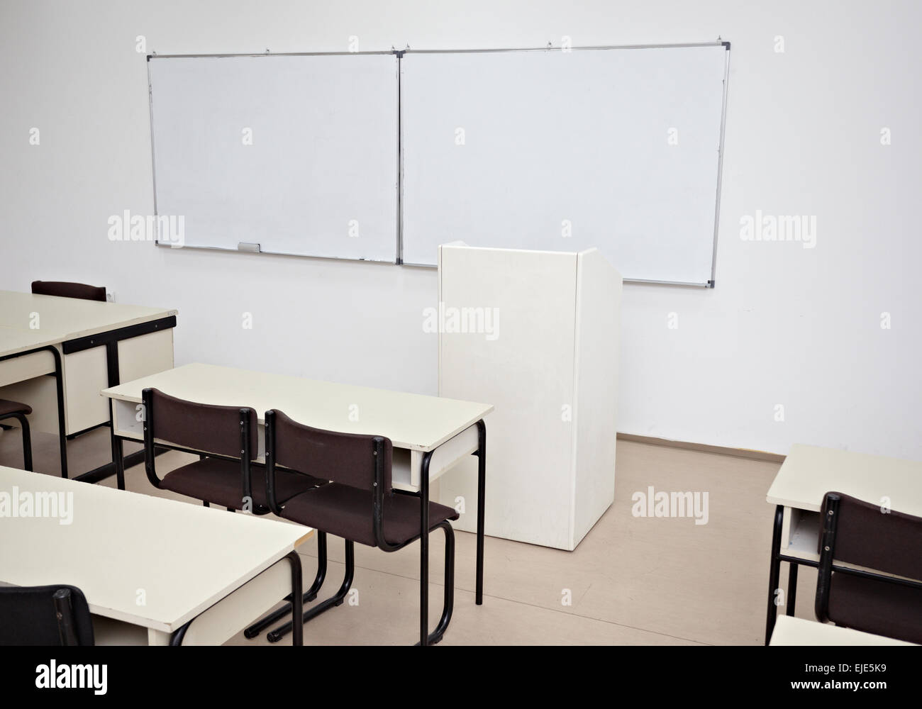 Empty primary classroom and white board hi-res stock photography and ...