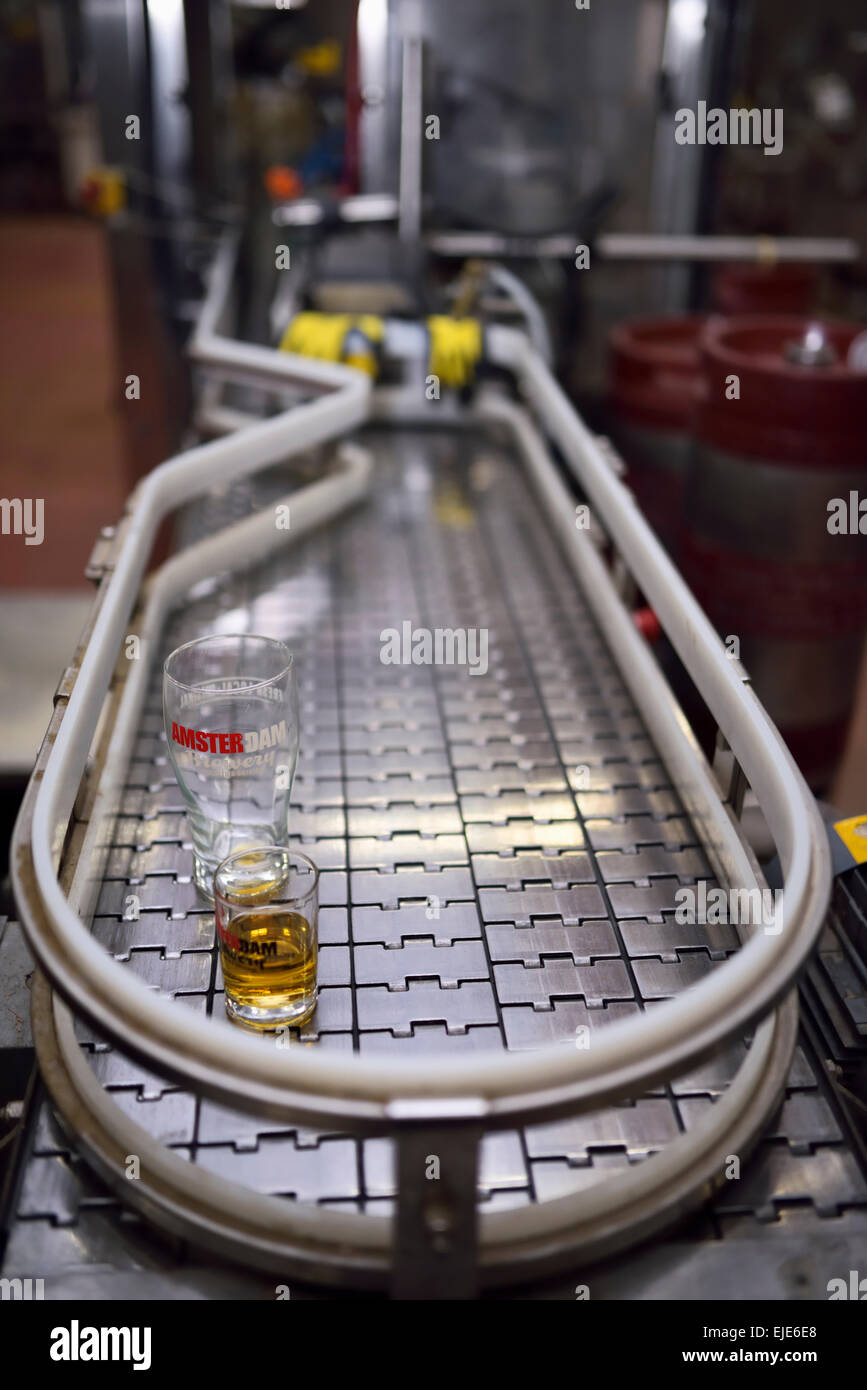 Bottling plant brewery hi-res stock photography and images - Alamy