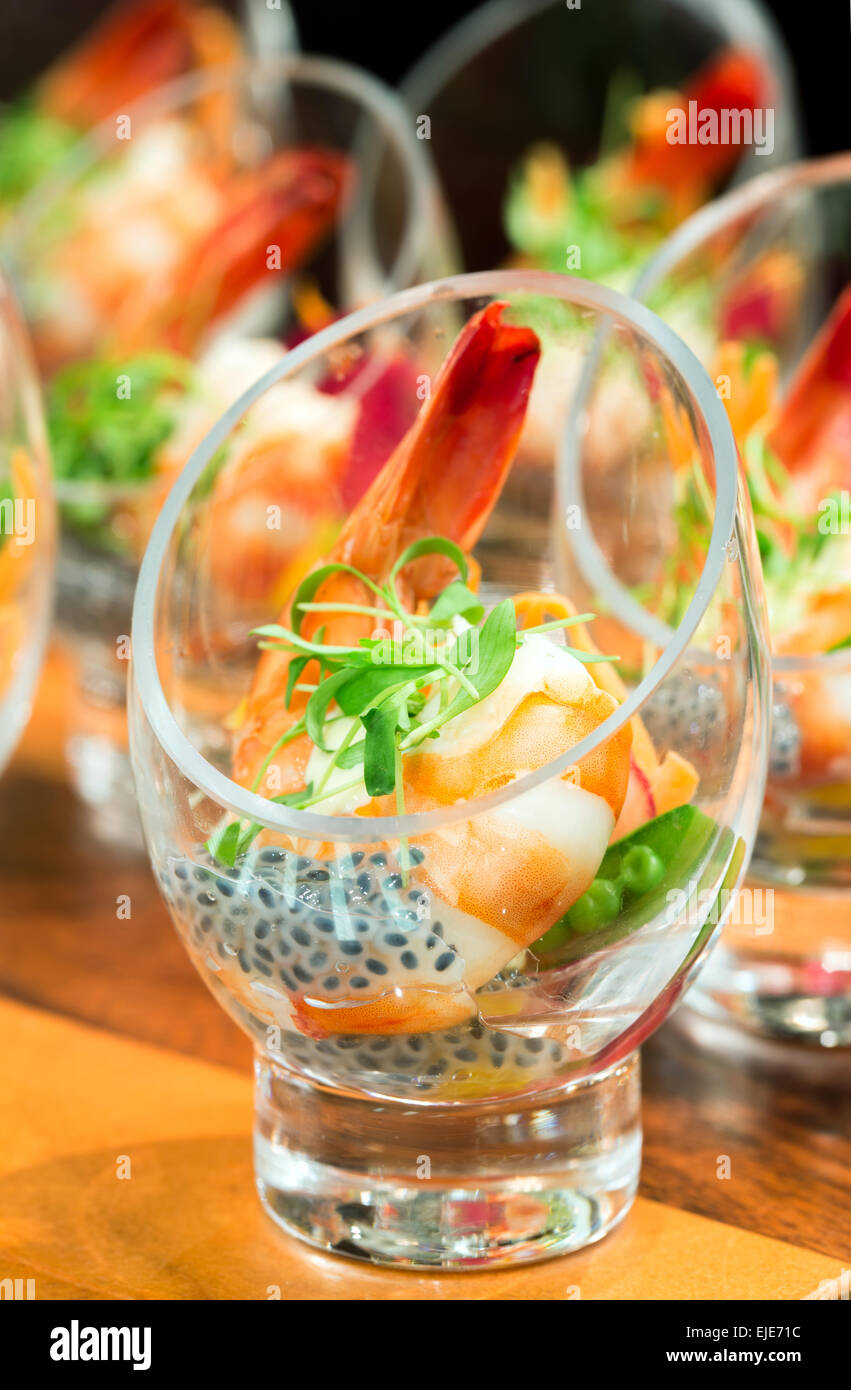 Lettuce shrimp cocktail glass hi-res stock photography and images - Alamy