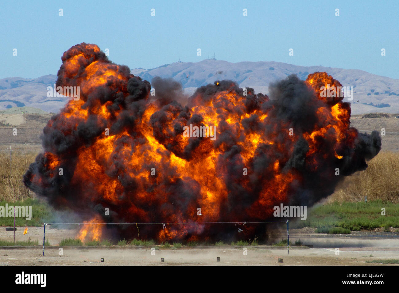 Bomb explosion hi-res stock photography and images - Alamy