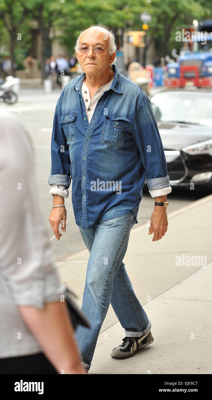 Breaking Bad' star Mark Margolis spotted out walking in Tribeca ...