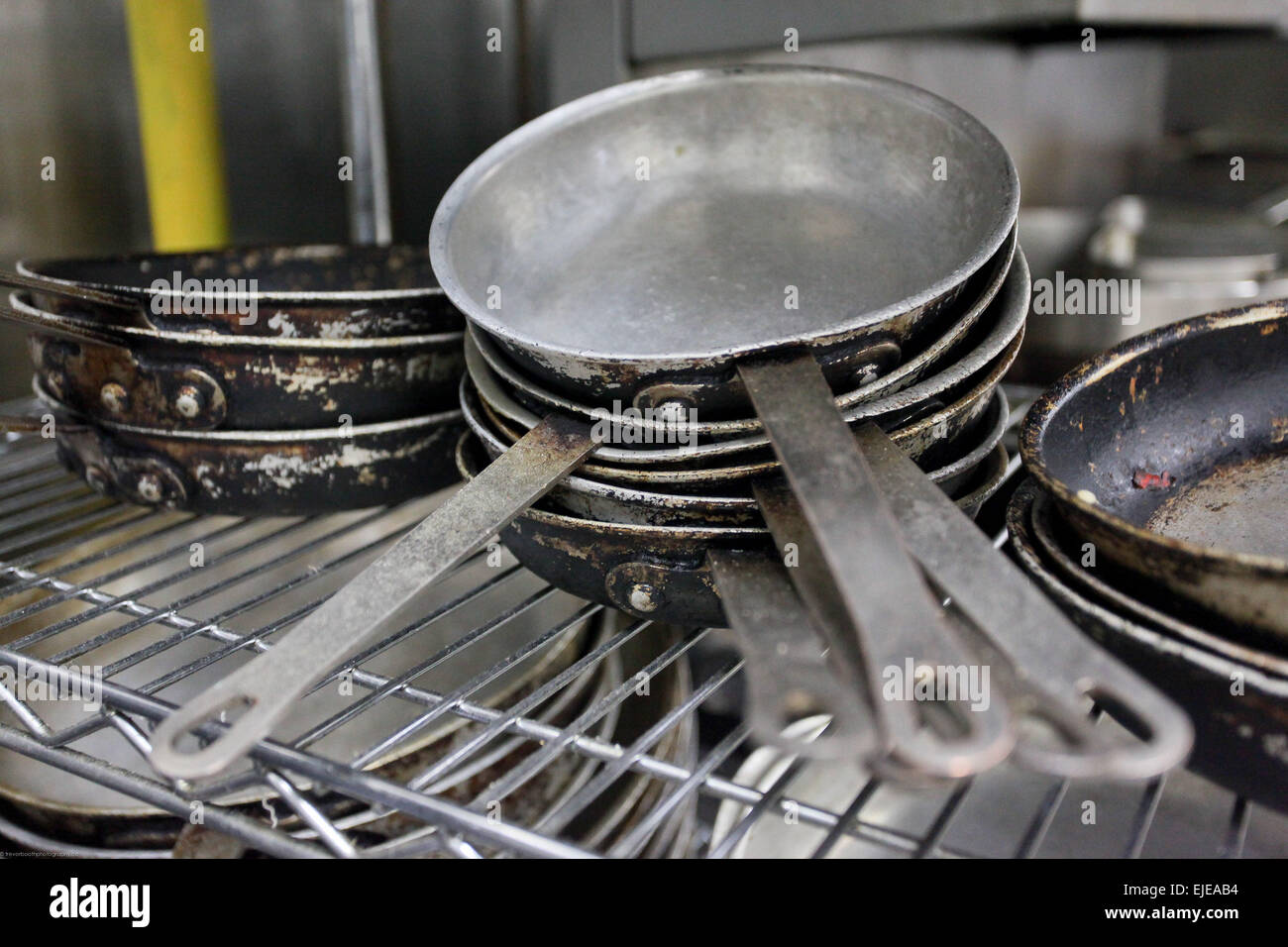 Sauce pans hi-res stock photography and images - Alamy