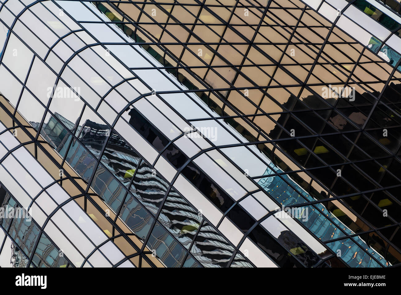 Reflections in bronze glass building hi-res stock photography and ...
