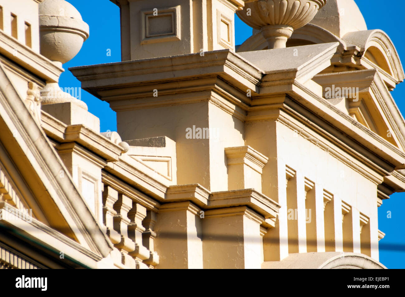 Architectural detail, old Post Office building, Smith Street ...