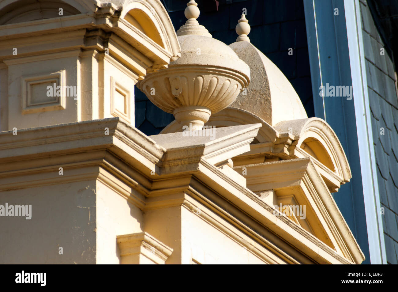 Architectural detail, old Post Office building, Smith Street ...
