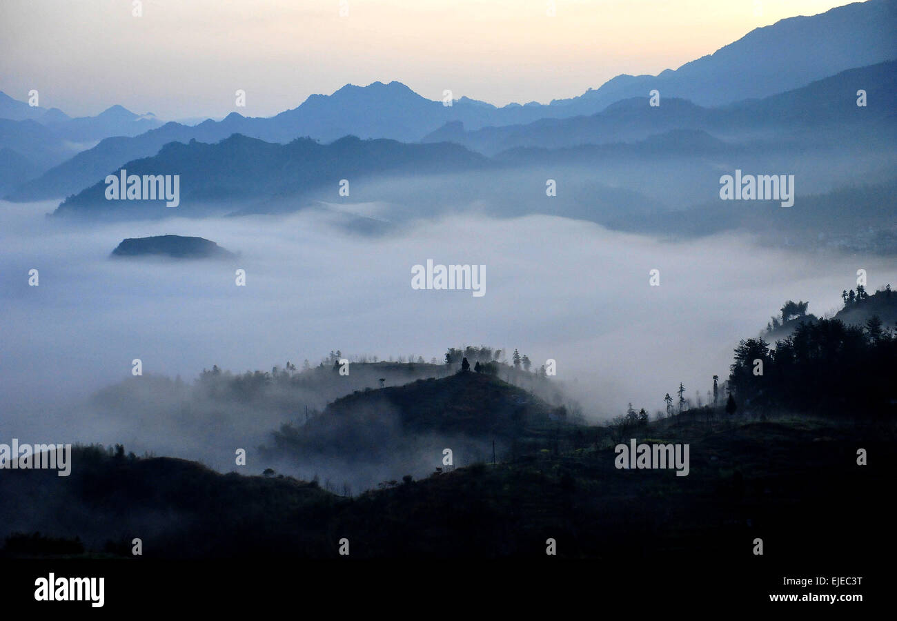 Chaohu. 24th Mar, 2015. Photo taken on March 24, 2015 shows the morning ...