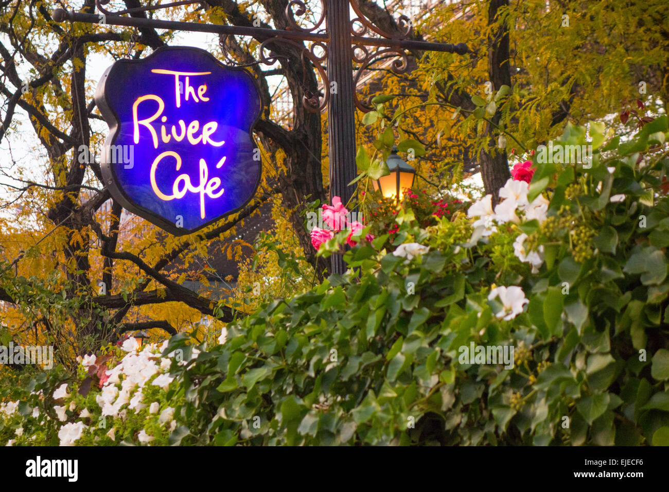 River Cafe Brooklyn NY outdoors Stock Photo - Alamy