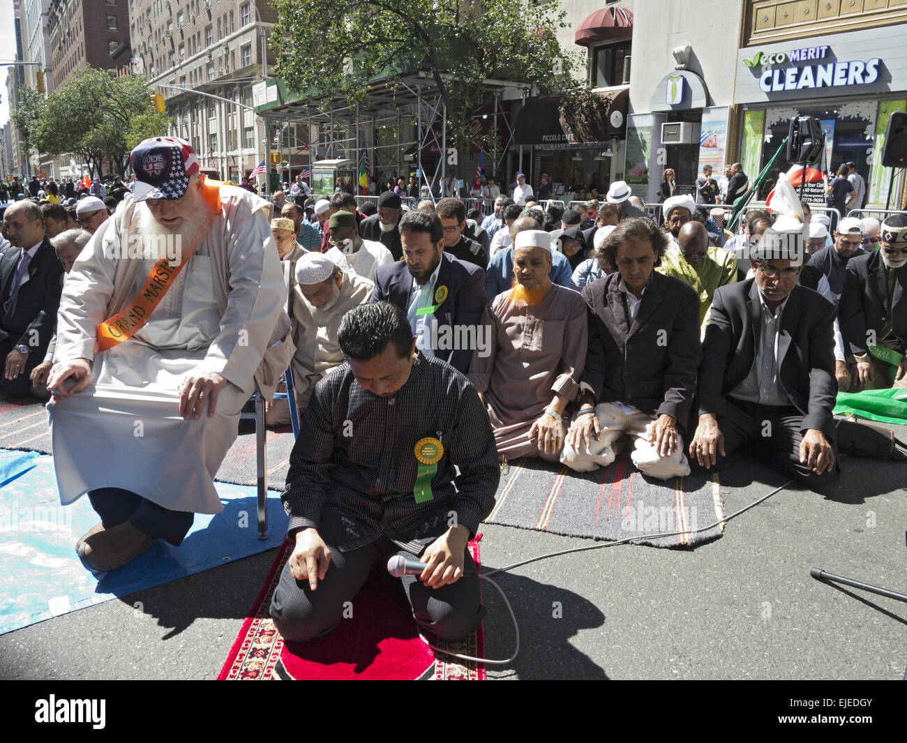Prayers before the start of The Muslim American Day Parade n New York ...