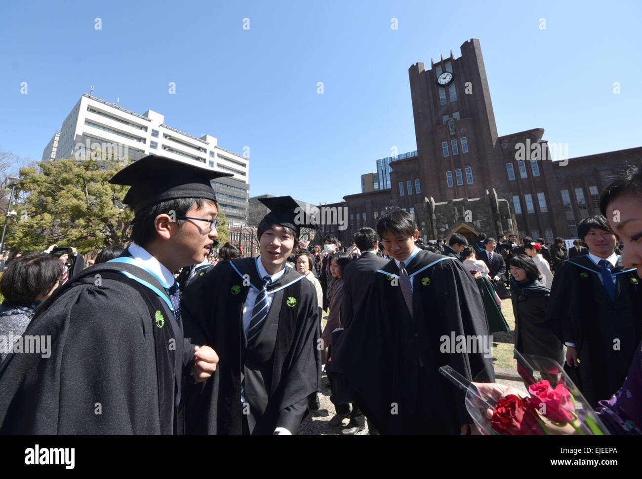 Tokyo, Japan. 25th Mar, 2015. About 3,000 students graduating from the ...