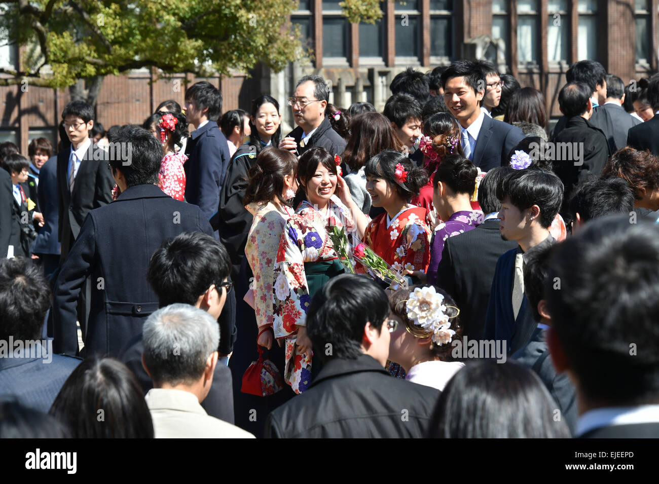 Tokyo, Japan. 25th Mar, 2015. About 3,000 students graduating from the ...