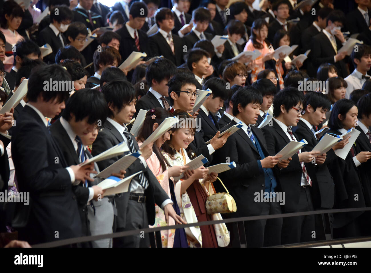 Tokyo, Japan. 25th Mar, 2015. About 3,000 students graduating from the ...