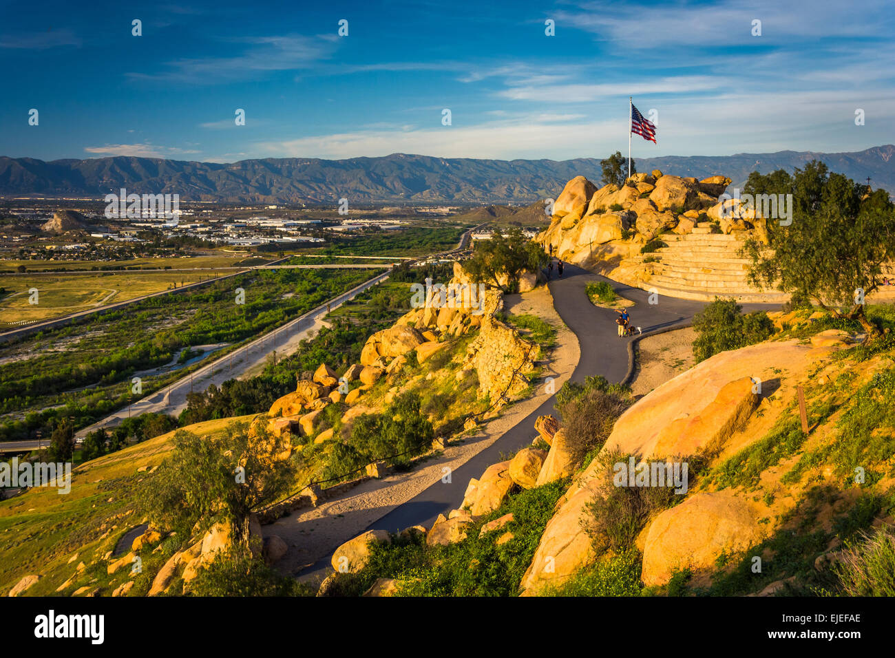 View of trails and an American flag at Mount Rubidoux Park, in ...