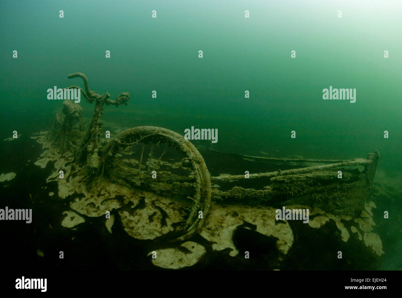 Sunken wreck hi-res stock photography and images - Alamy