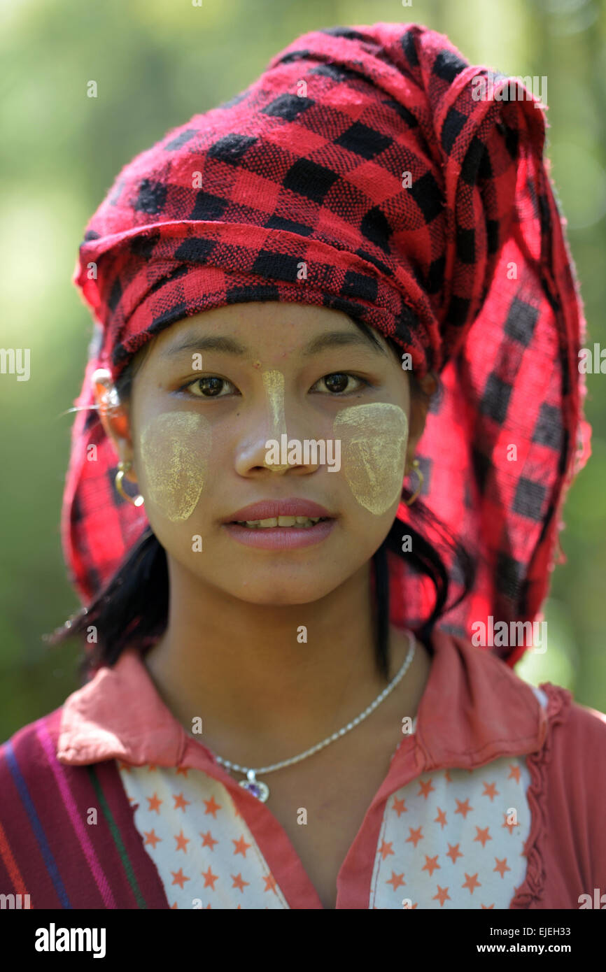 Palaung woman with thanaka on her face, Shan State, Myanmar Stock Photo ...