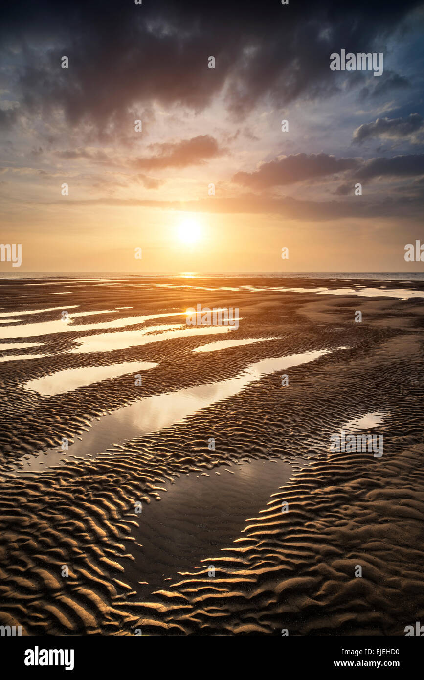 Beautiful Summer sunset over golden beach landscape Stock Photo - Alamy