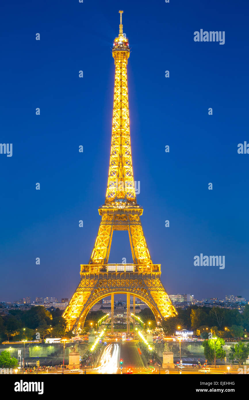 Paris - Jun 20: Eiffel Tower Light and Beam Performance Show at Dusk on ...