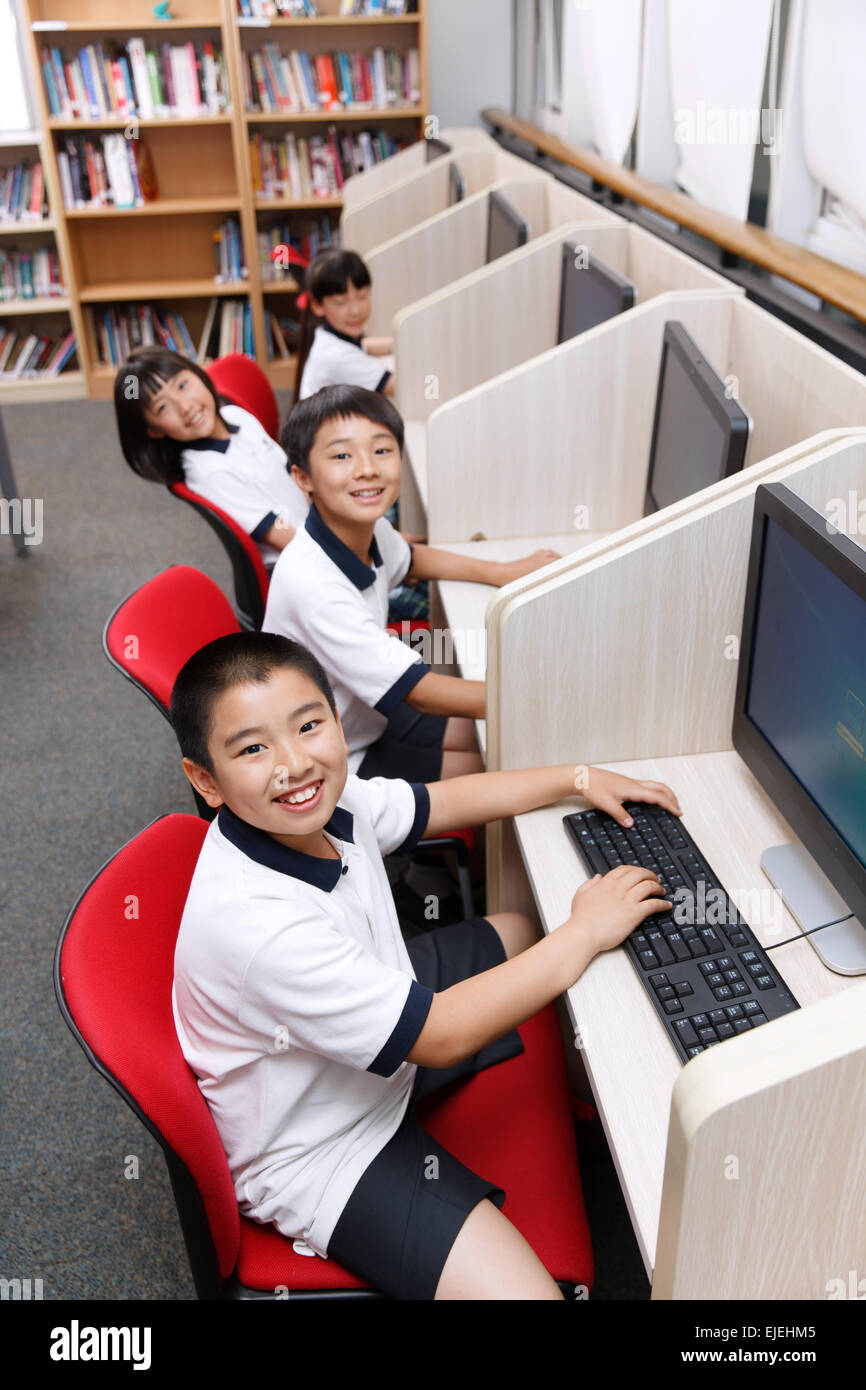 Elementary school students Stock Photo - Alamy