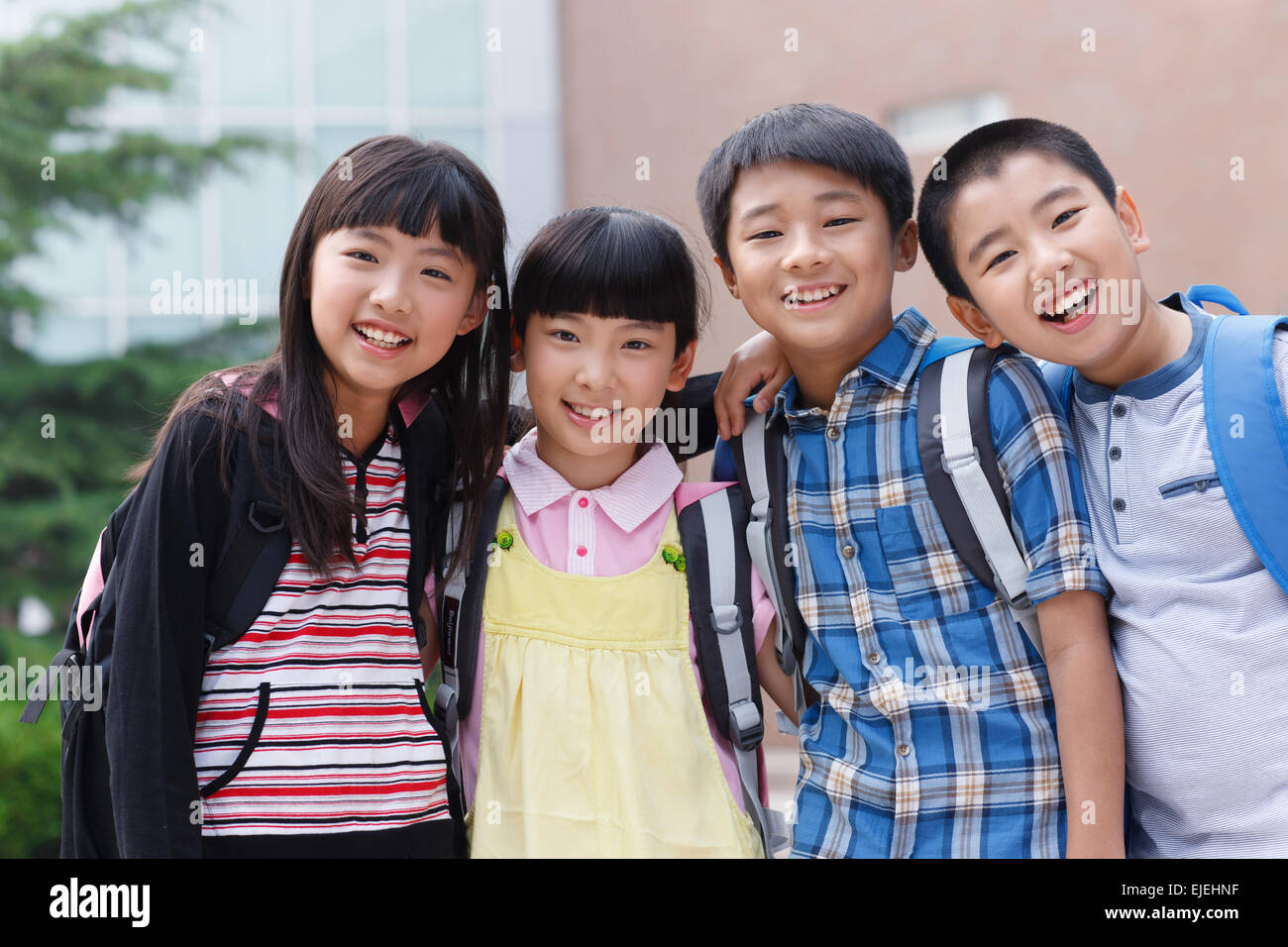 Arm Around Shoulder Stock Photos & Arm Around Shoulder Stock Images - Alamy