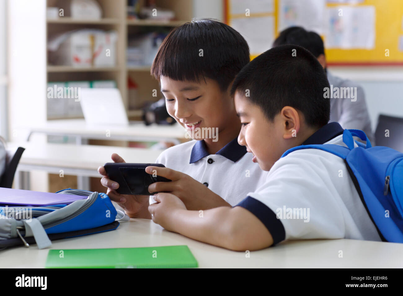 Elementary school students in the classroom to play games Stock Photo ...