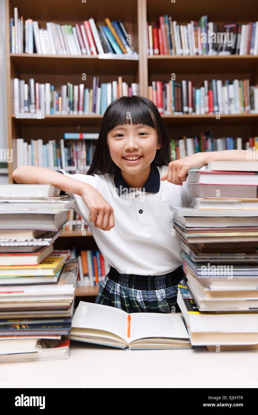 Primary school children standing uniform hi-res stock photography and ...