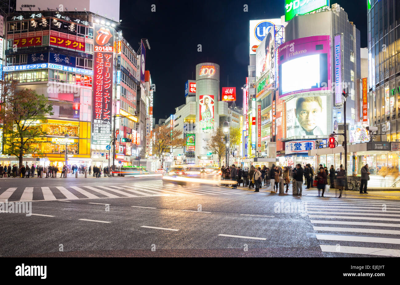 TOKYO - DECEMBER 10: Pedestrians cross at Shibuya Crossing on December ...