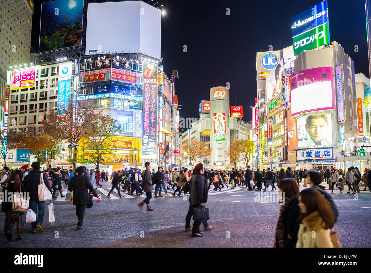 TOKYO - DECEMBER 10: Pedestrians cross at Shibuya Crossing on December ...