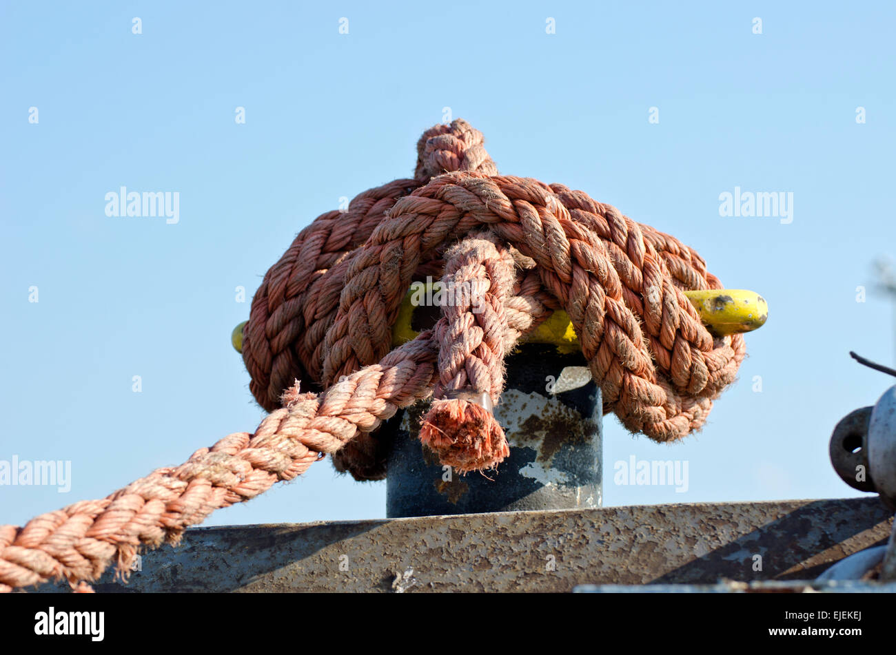 rope tool on sea ship fence Stock Photo - Alamy