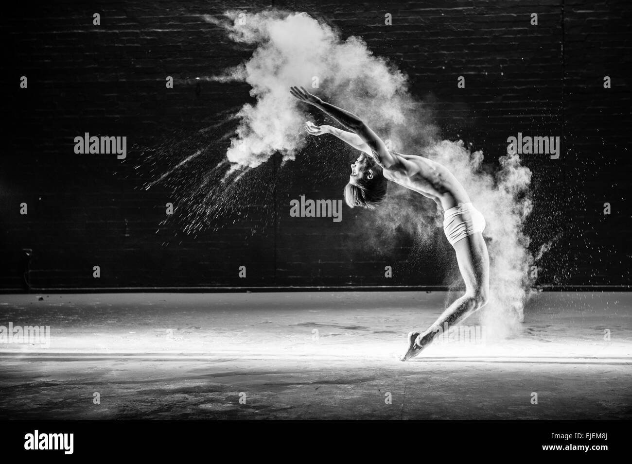 Chalk dancing hi-res stock photography and images - Alamy