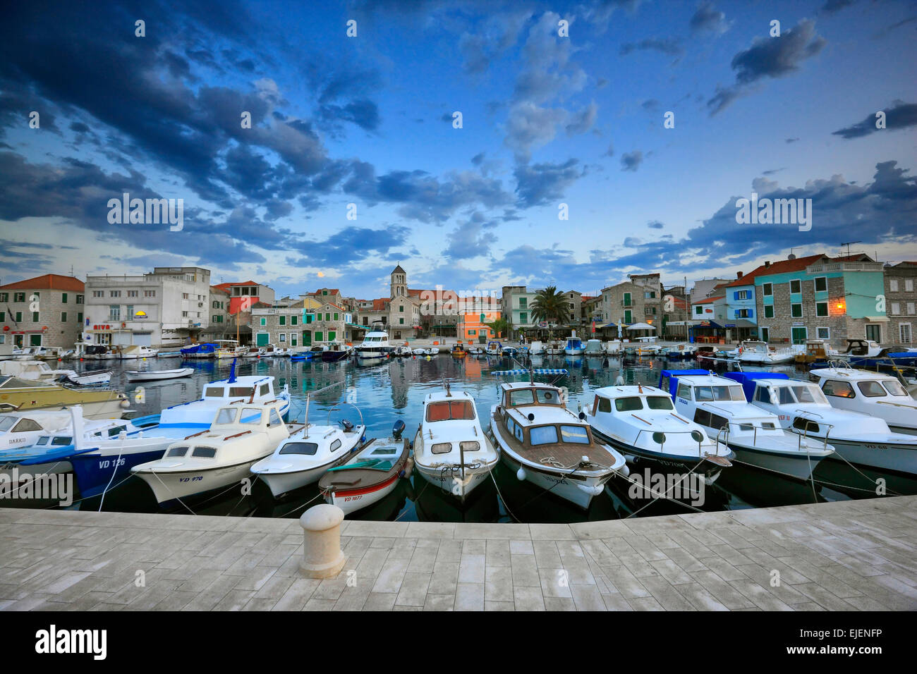 Boats and clouds hi-res stock photography and images - Alamy