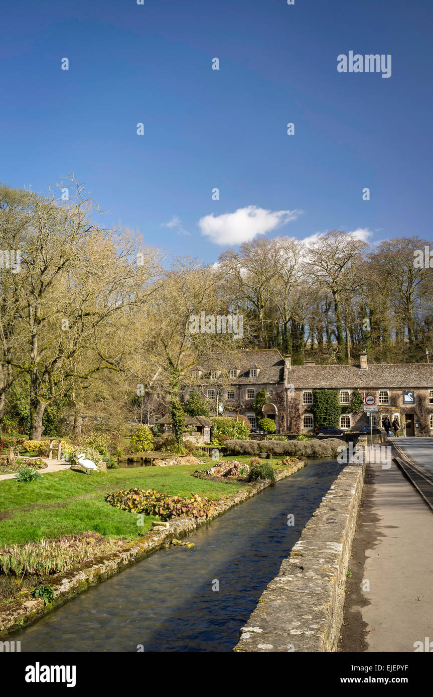 Mill stream in Cotswold town of Bibury in Spring sunshine Stock Photo ...