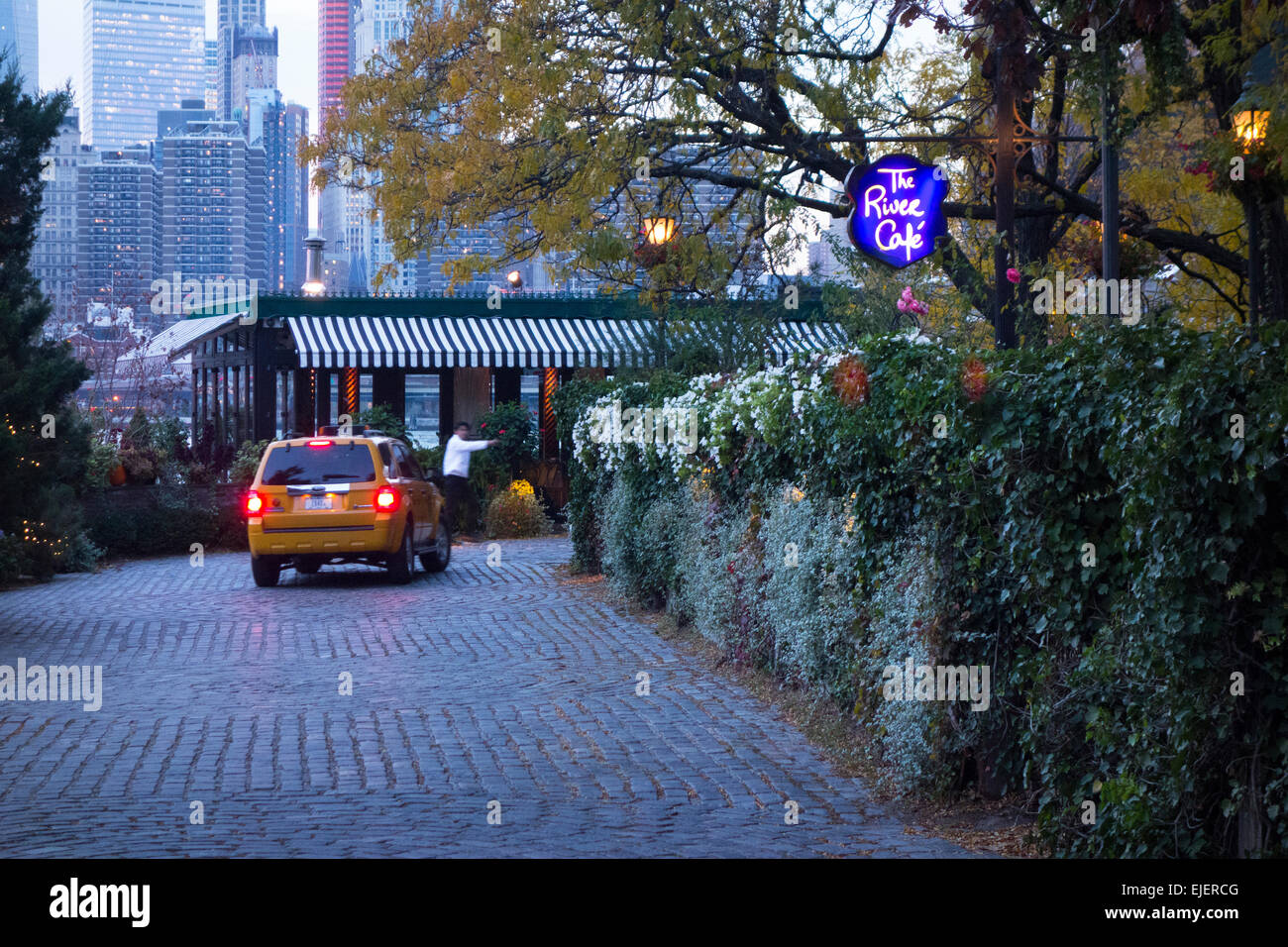 River cafe restaurant brooklyn ny hi-res stock photography and images ...