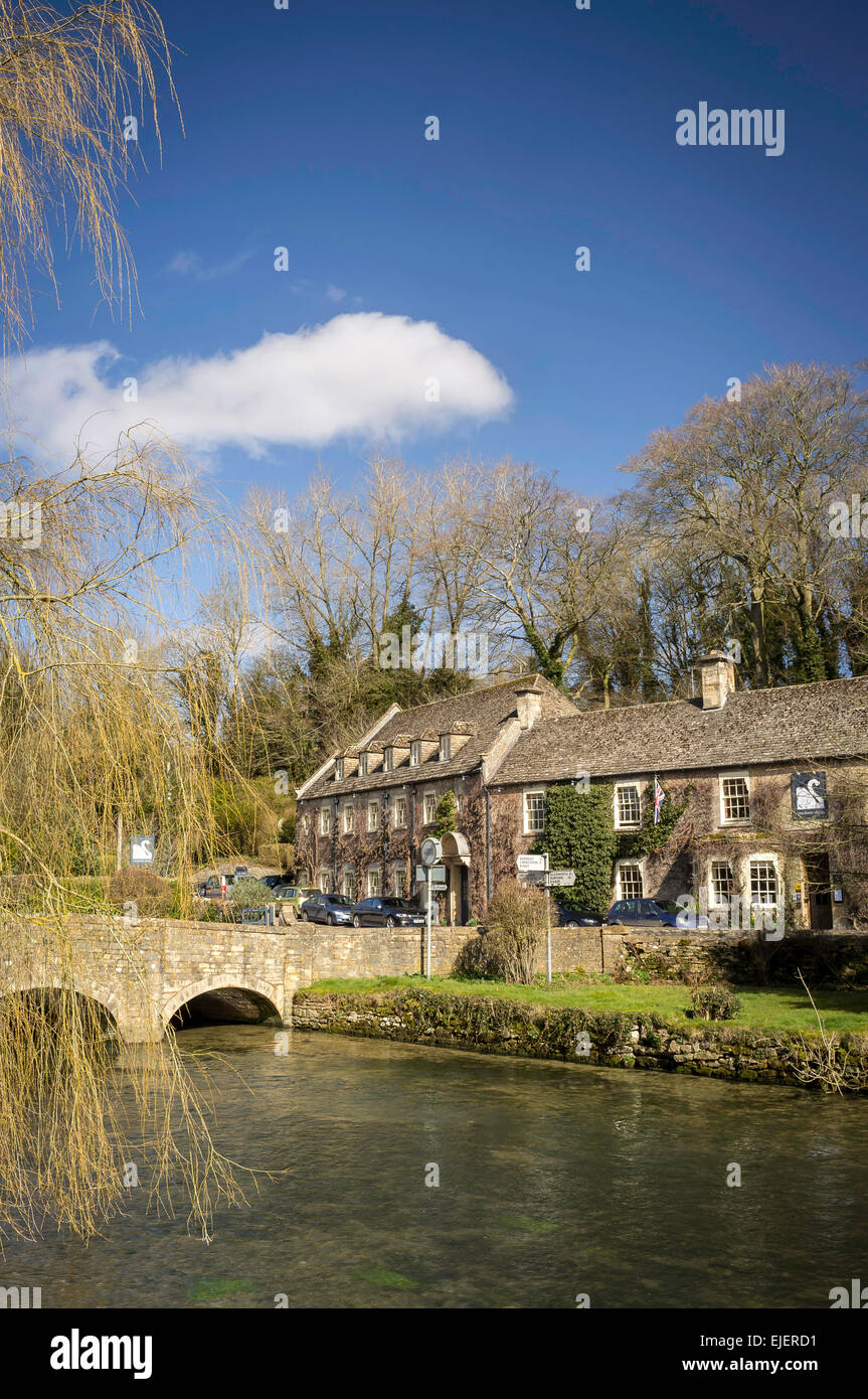 Bibury bridge hi-res stock photography and images - Alamy