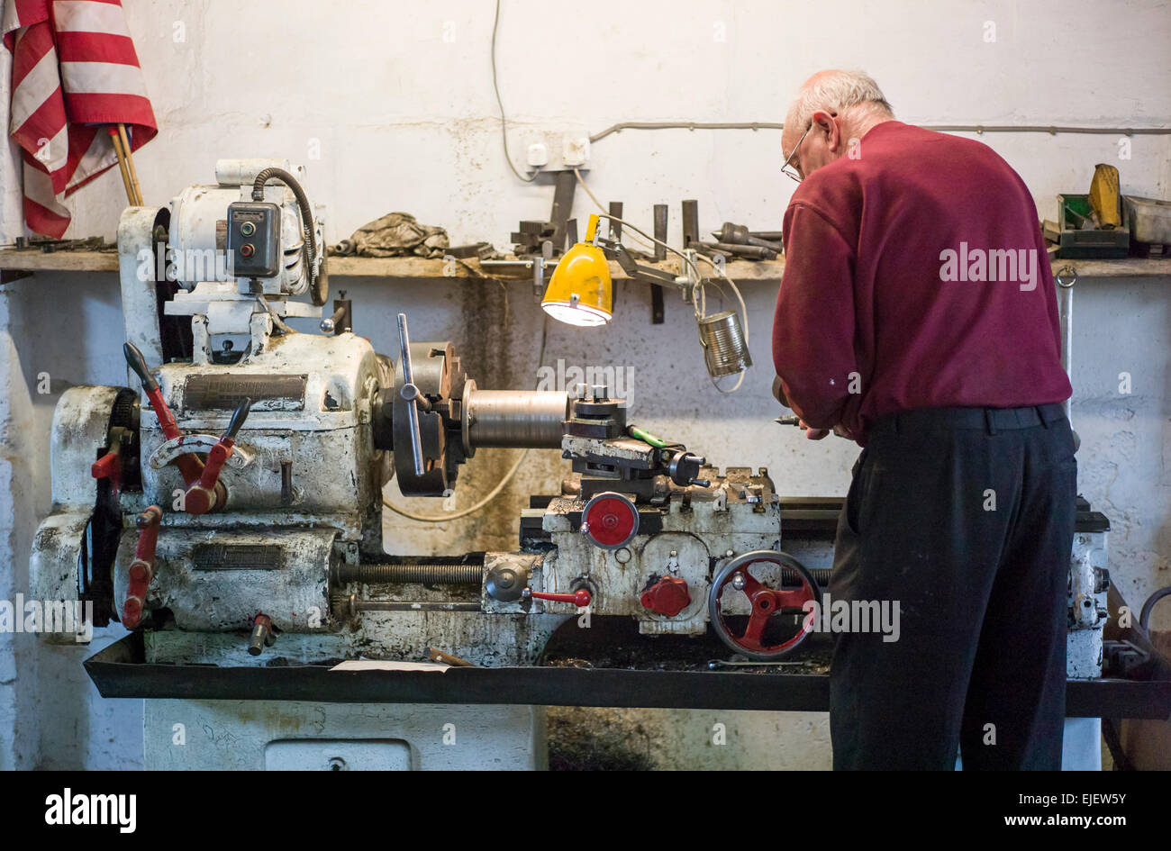 Man working on lathe hi-res stock photography and images - Alamy